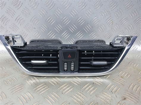 ŚRODKOWA KRATKA NAWIEWU FORD FIESTA MK8 EUROPA H1BB 19K617 AEW za 35 zł