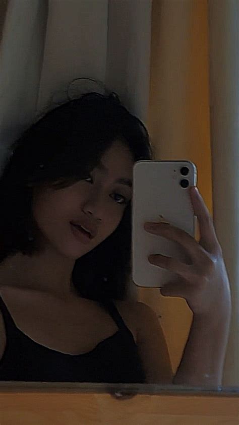 Mirror Selfie Short Hair Girlfriend Mirror Selfie Selfie Short Hair