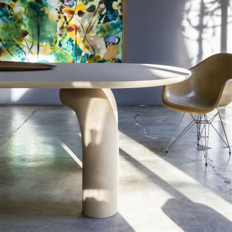 Love It Mogg Elephante Table