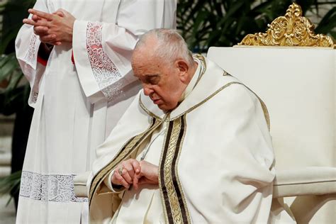 En la Misa Crismal el papa Francisco pidió a los sacerdotes que eviten