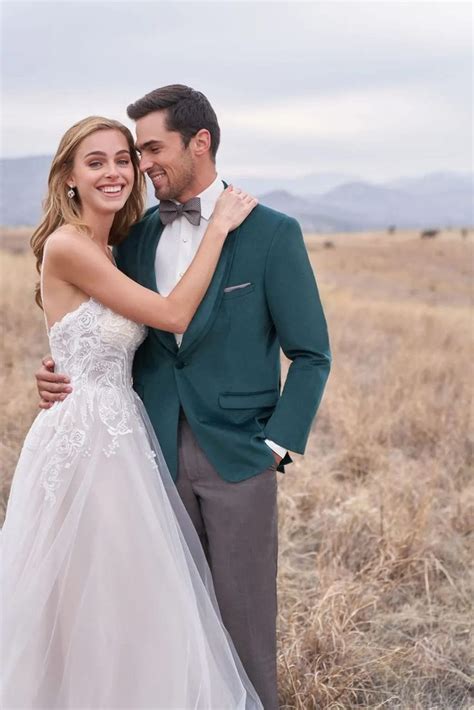Emerald Green Tuxedos In Slim Fit Venice Velvet Green Tuxedo Wedding