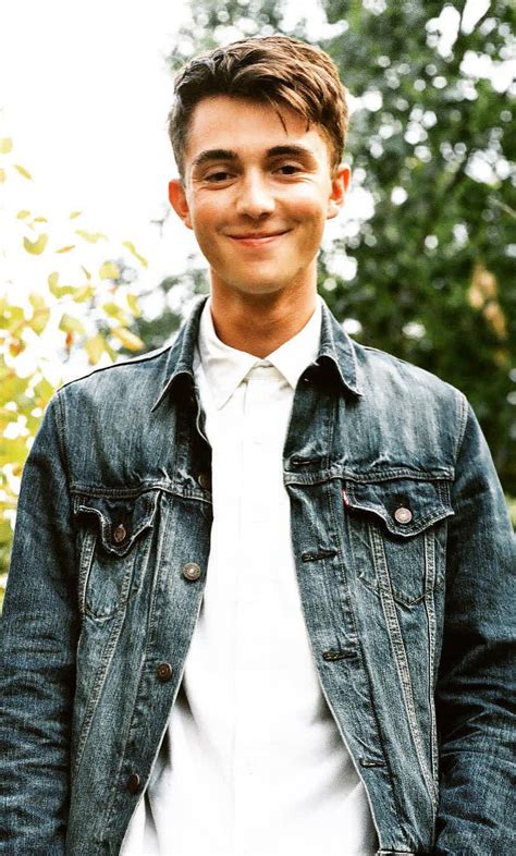 Biografi Greyson Chance Lukisan