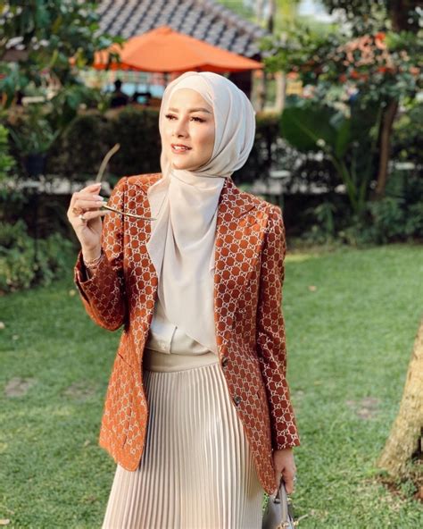 10 Potret Terbaru Olla Ramlan Pasca Cerai Dari Mantan Suami Tetap