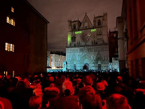 Fête des Lumières à Lyon affluence exceptionnelle dimanche la Tête d