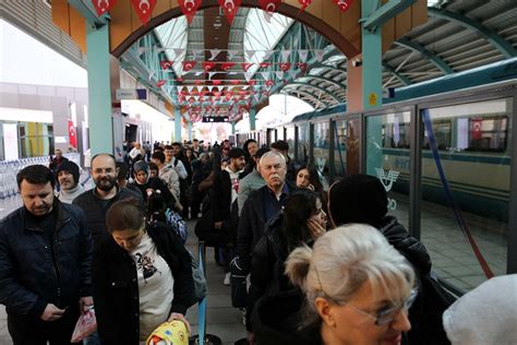 Yeni açılan Ankara Sivas Hızlı Tren Hattı ndaki ücretsiz biletler tükendi