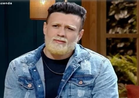 Jornalista Bruno Tálamo é o primeiro eliminado de A Fazenda 14