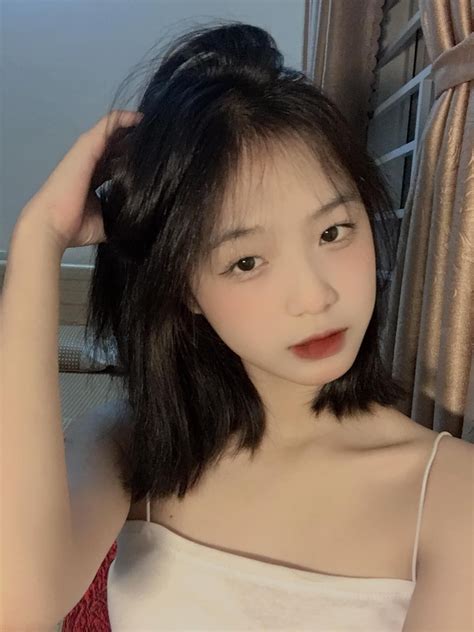 Cùng nhìn 72 ảnh con gái mặc áo croptop dễ thương nhất Sai Gon