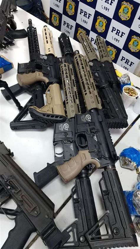 PRF apreende mais de 40 mil munições e 45 armas no Pedágio em