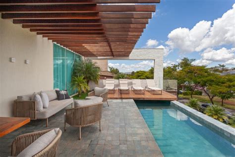 Piscina elevada o que é como fazer e inspirações para a sua casa