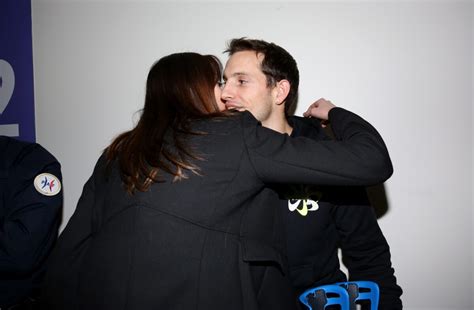 Photo Renaud Lavillenie et Anaïs Poumarat à l aeroport Charles de