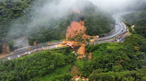 Imagens aéreas mostram dimensão do deslizamento na BR 376 O JANELÃO