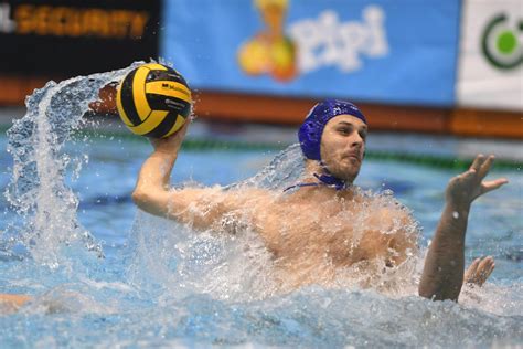 Slobodna Dalmacija Europa se trese na Zvončacu složili megamomčad za