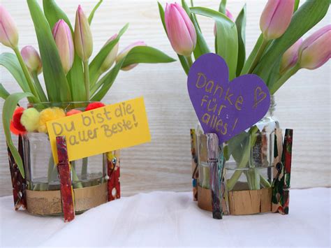 Schöne Vase für den Muttertag basteln mit Kindern Geschenk