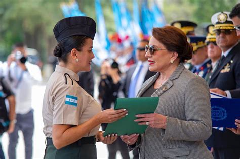Especial celebración del Día del Soldado Hondureño y el natalicio de