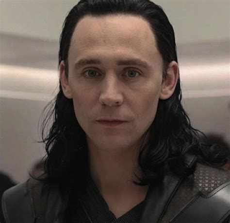 Épinglé par Tainara Araújo sur LOKI TOM HIDDLESTON en 2024