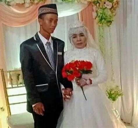 Viral Pria Usia 25 Nikahi Nenek 65 Tahun Ini Potretnya Panggil Ayang Beb