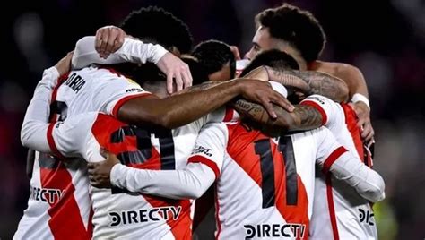 River goleó a Barracas en el Monumental Diario Democracia
