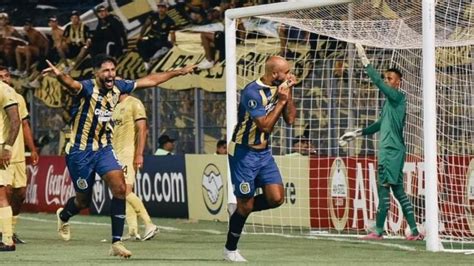 Rosario Central derrotó a Peñarol por 1 a 0 en el debut por la Copa