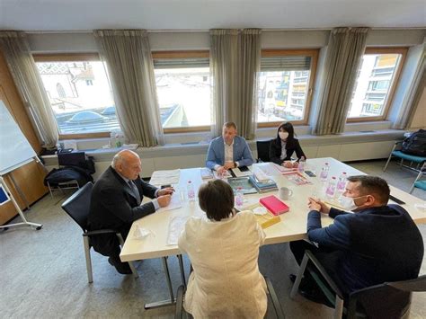 Foto Liderii Pace Au Avut O Nt Lnire Cu Luis Durnwalder Unul