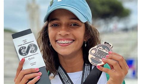 Rayssa Leal a Fadinha faz história e é prata no skate street nas