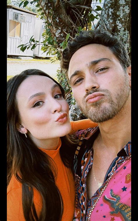 Foto Larissa Manoela e André Luiz Frambach estão noivos há um ano