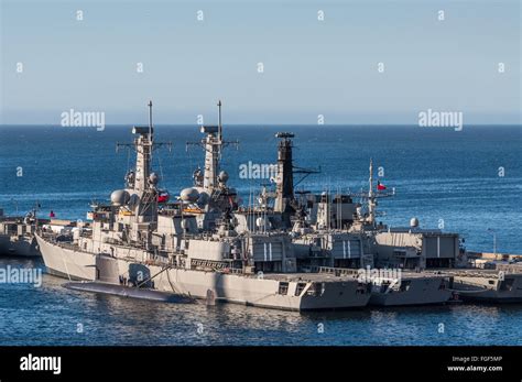 Los buques de la Armada de Chile en el puerto de Valparaíso Chile