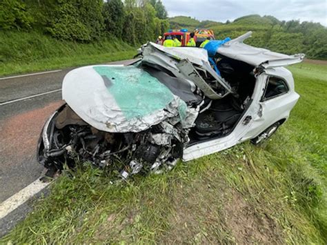 Isère Choc frontal entre deux voitures deux blessés graves