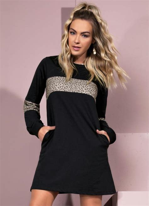 Vestido Em Moletinho Curto Recortes E Bolsos Quintess