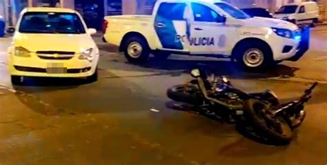Accidente De Tr Nsito Deja A Un Motociclista Internado Con Fractura De