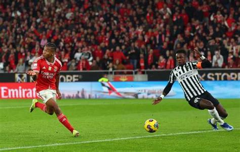 Gol A La Ronaldinho De David Neres Benfica Goleia Portimonense