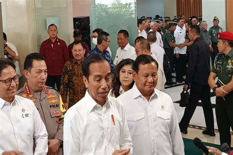 Jokowi Akui Bertemu Surya Paloh Di Istana Bahas Masalah Politik