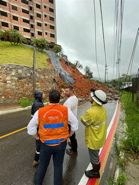 Palhoça tem ruas interditadas devido às fortes chuvas veja quais