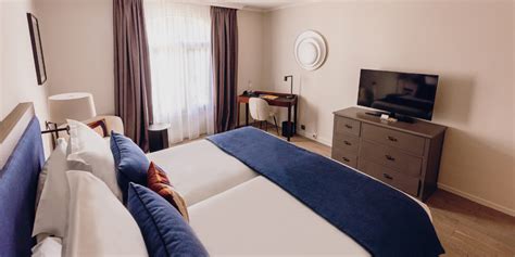 Chambres Suites Hostellerie Cèdre Spa au Coeur de Beaune