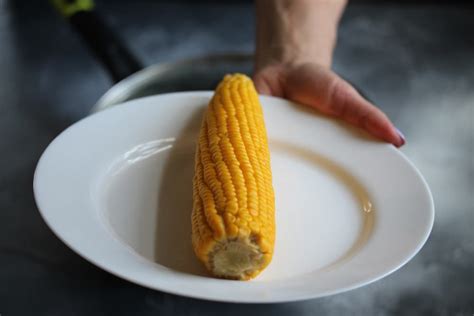 Milho Cozido No Microondas Traz A Simplicidade E Muito Sabor Para Sua Mesa