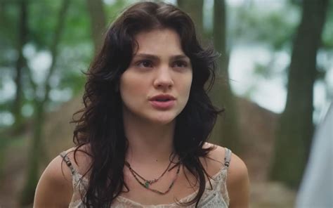 Atriz entrega spoiler de cenas de Petra abusador em Terra e Paixão