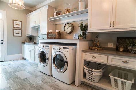 Aggregate 74 Farmhouse Laundry Room Wallpaper In Cdgdbentre
