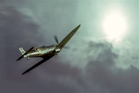 Spitfire Silhouette Poster Kunstdrucke Fototapeten Europosters
