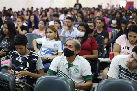 Aulão reúne mais de mil alunos para grande revisão em Belém Agência Pará