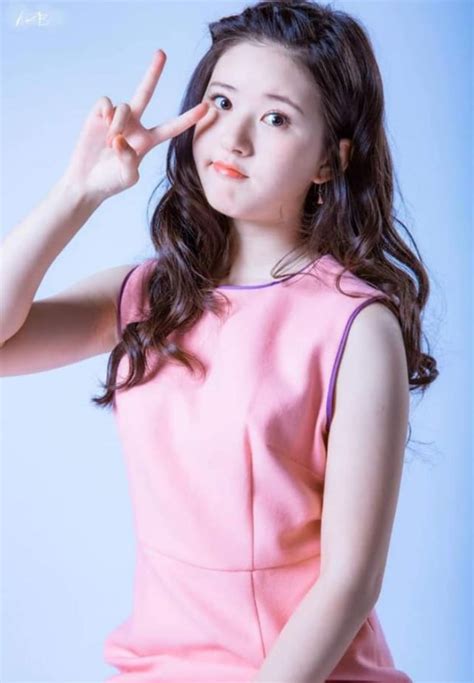 Instagram của Triệu Lộ Tư cute và những hình ảnh đẹp Nữ sinh năm cuối