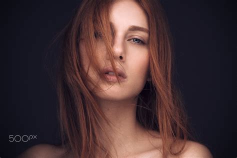 Masaüstü Yüz Kadınlar Kızıl saçlı Model portre uzun saç Mavi