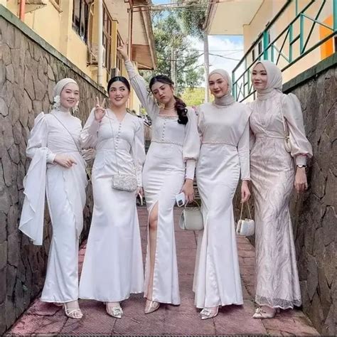 7 Rekomendasi Model Baju Bridesmaid Bahan Satin Polos Terbaru 2024