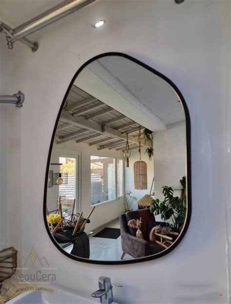 Miroir asymétrique décoratif miroir doré irrégulier miroir mural