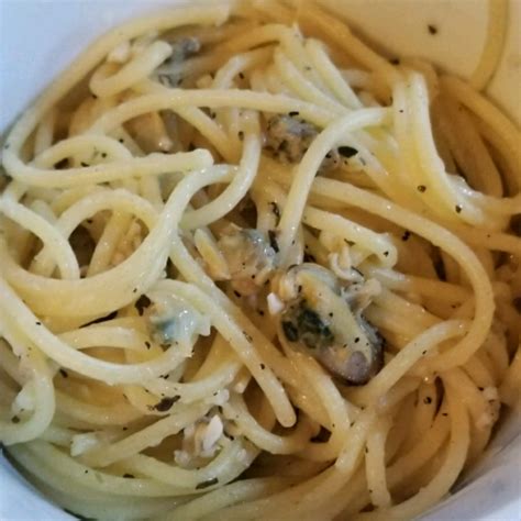 Spaghetti With White Clam Sauce Recipe Allrecipes