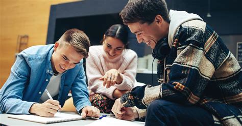 Carreras universitarias las más elegidas por los jóvenes