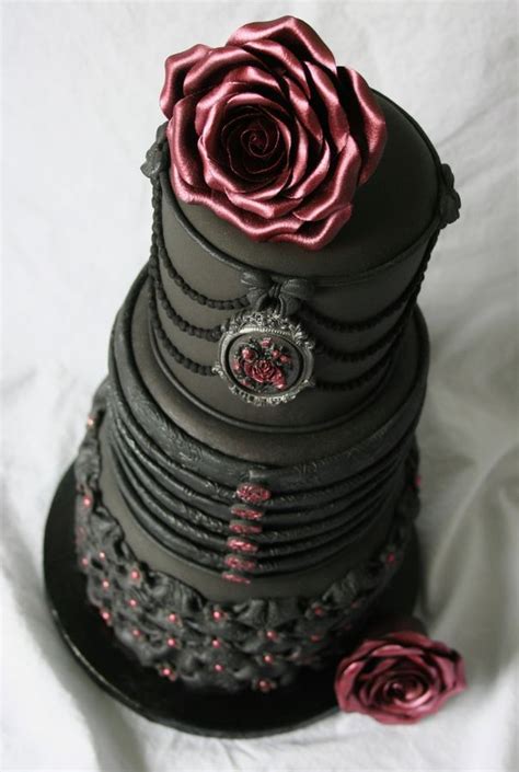 Gothic Wedding Cake Round Wedding Cakes Gorgeous Cakes Pretty Cakes
