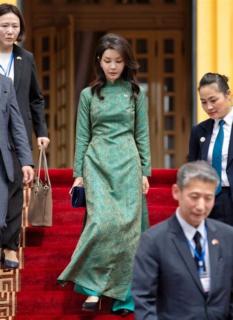 Đệ nhất phu nhân Hàn Quốc mlem Viết bởi ntlvn
