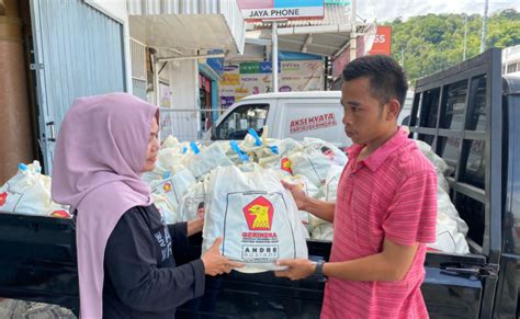 Andre Rosiade Bagikan Puluhan Ribu Paket Sembako Di Sumbar Top Satu