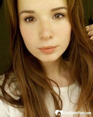 Beautiful Sexy Teen Having Some Naked Fun Photo X Vid