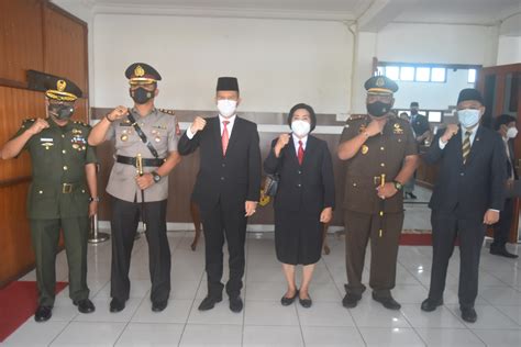 Sambut HUT RI Ke 76 Bupati Gunung Mas Simak Pidato Presiden Pada