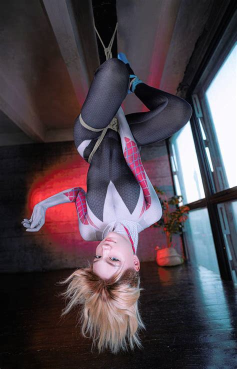 Self Spider Gwen By Carrykey Scrolller